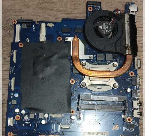 Ноутбук на разбор Samsung NP300E7A