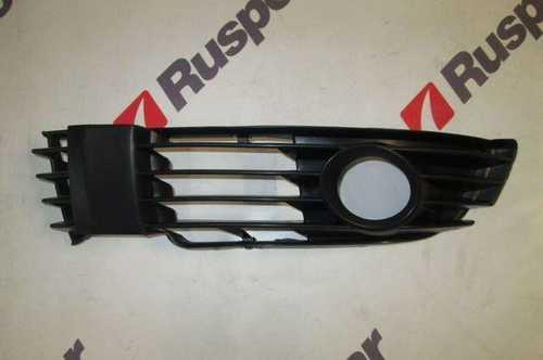 Решетка бампера левая VW passat (B5) 00-05