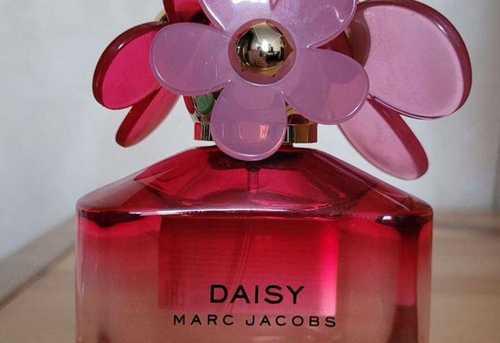 Daisy Kiss Marc Jacobs