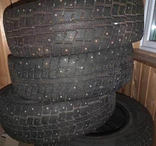 Viatti Vettore Inverno V-524 215/65 R16C