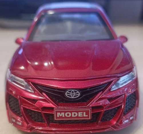 Toyota Camry 1:24