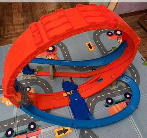 Автотрек hot wheels гигантская петля