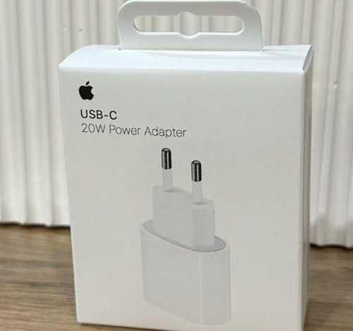 Блок быстрой зарядки iPhone 20w