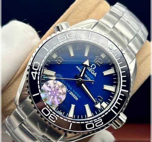 Omega Seamaster Planet Ocean синий градиент