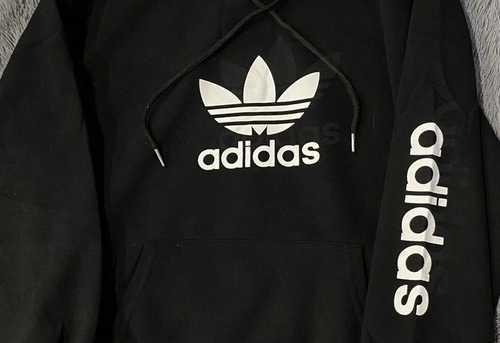 Толстовка adidas чёрная