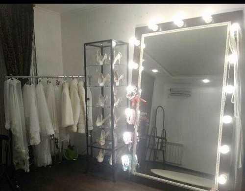 Зеркало с лампочками напольное