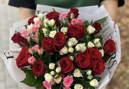 Красные и кустовые розы 25 шт