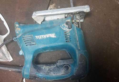 Электрический лобзик Makita 4329