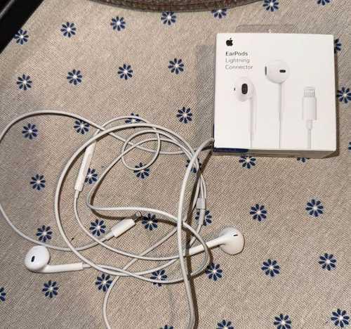 Проводные наушники Apple EarPods