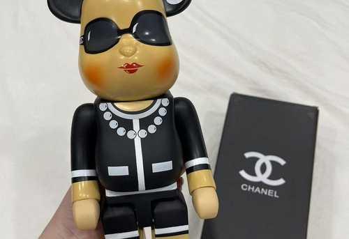 Мишка bearbrick chanel