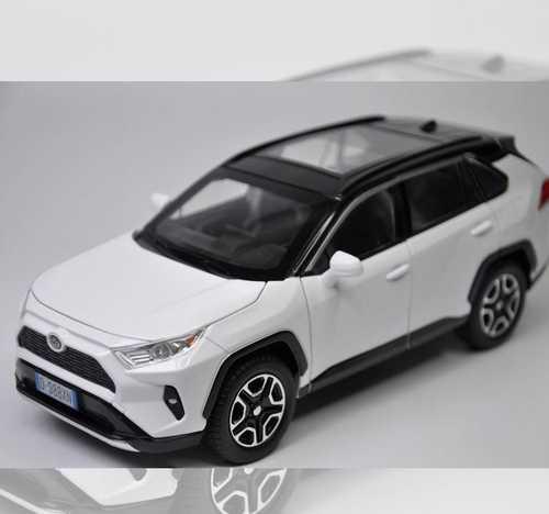 Модель авто Toyota RAV4 V (XA50) 1:24 металл