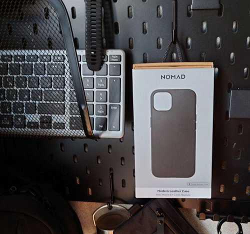 Чехол Nomad для iPhone 13