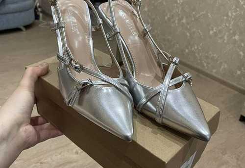 Туфли женские 35 размер серебристые