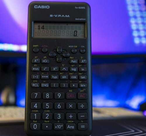 Калькулятор Casio fx-82MS