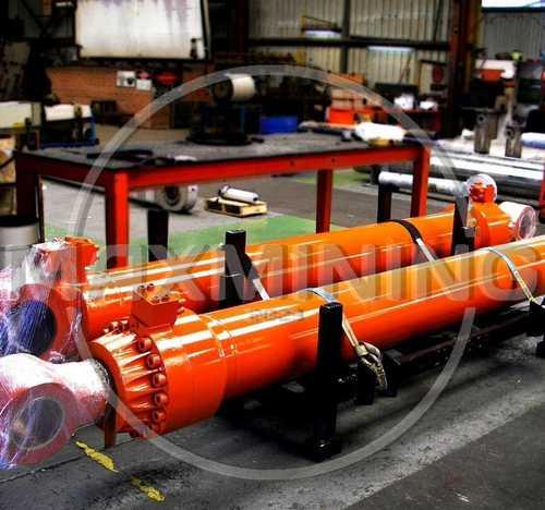 Гидроцилиндр ковша Hitachi 4450651