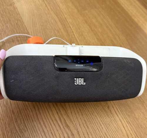 Док-станция JBL с зарядкой для iPhone