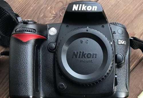 Цифровой зеркальный фотоаппарат Nikon D90 Body