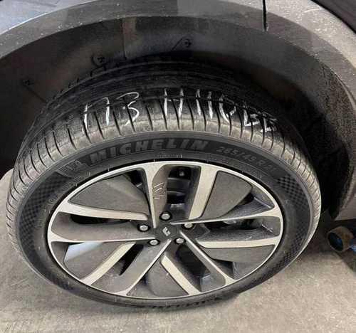 Michelin Pilot Sport 4 SUV 265/45 R21