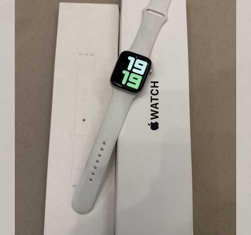 Часы apple watch se (2nd Gen) 44mm