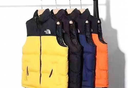 Жилетки The North Face теплые зимние