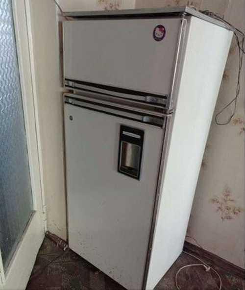 Холодильник бу Ока середина 80-х. Работает