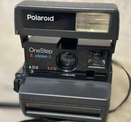 Ретро фотоаппарат polaroid one step