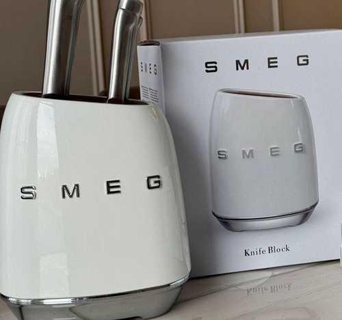 Ножи для кухни   белая подставка smeg