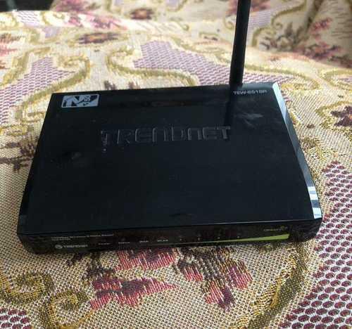 Два роутера: Router TEW-651BR ; absl Router