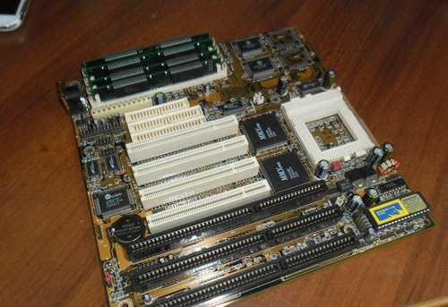 Редкая мат.плата PCchips M558 (Soket 7)