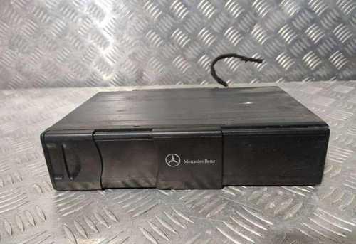CD чейнджер Mercedes-Benz W220 S-Class 3.2 A220827