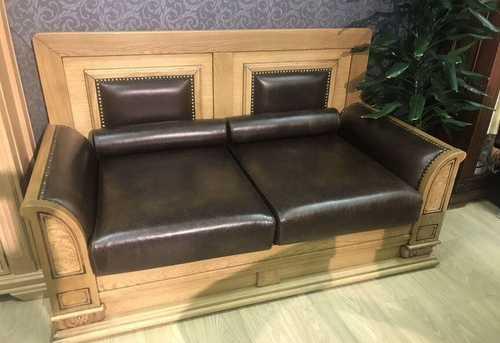 Кожаный диван для кабинета из массива дуба