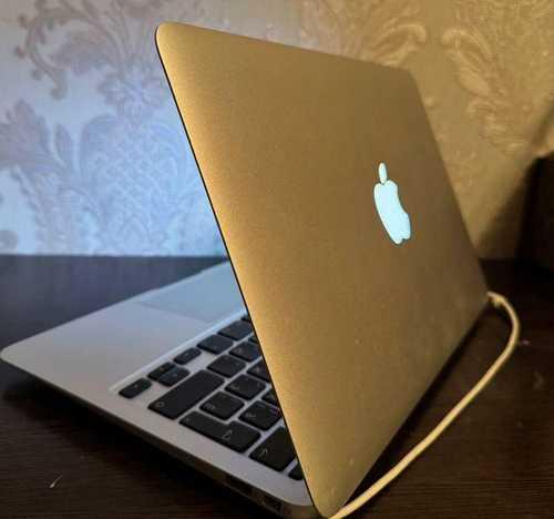 Apple macbook pro 11