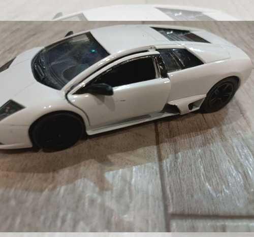 Модель автомобиля Lamborghini коллекционная