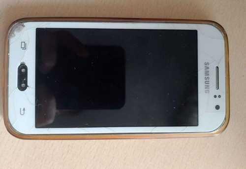 Телефон Samsung Galaxy J1 ace