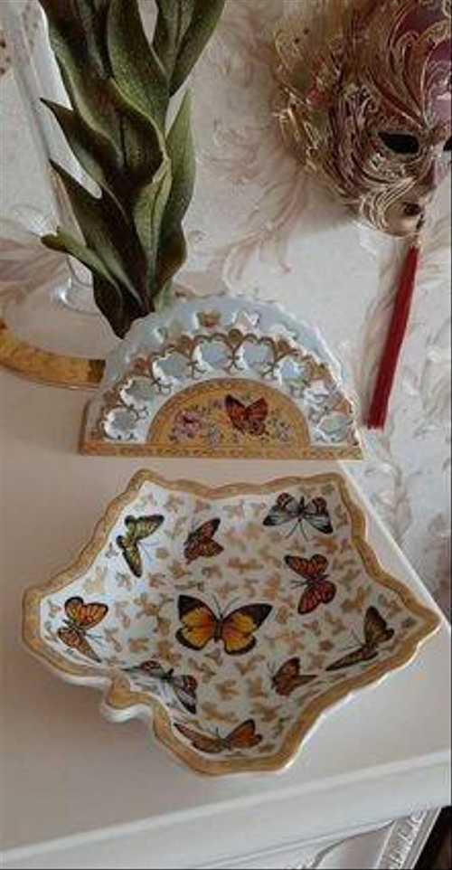 Салфетница и тарелка с бабочками