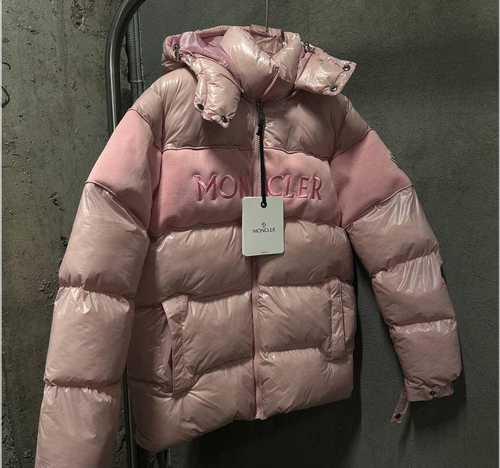Пуховик moncler c NFC