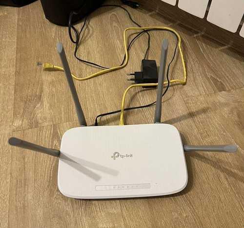 Wi-Fi роутер TP-link ec220-g5