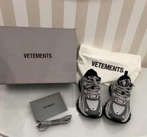 Vetements кроссовки оригинал