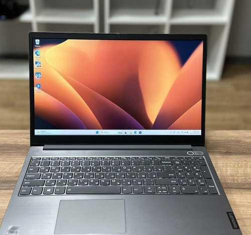 Свежий Lenovo i3/8gb/256gb