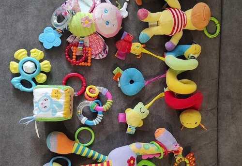 Погремушки и игрушки для малышей