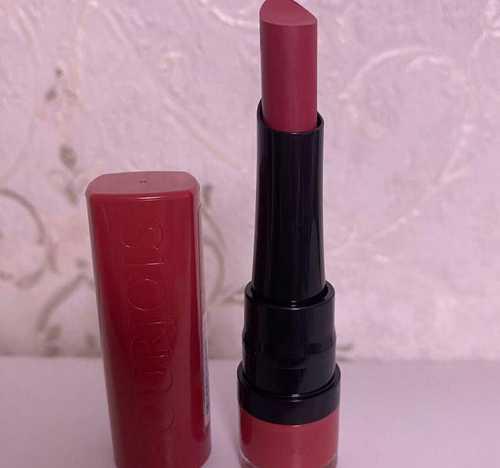 Помада Bourjois Rouge Velvet тон 04 Hip Hip Pink