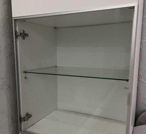 Стеклянный шкаф витрина IKEA