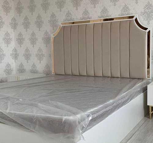 Спальные гарнитуры