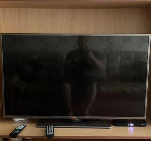 Телевизор SMART tv 43 бу