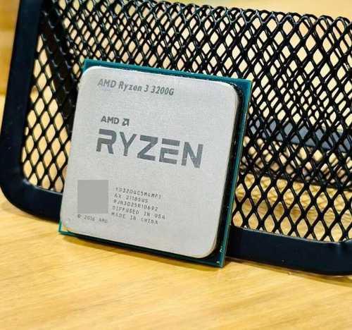 Процессор AMD Ryzen 3 3200G AM4