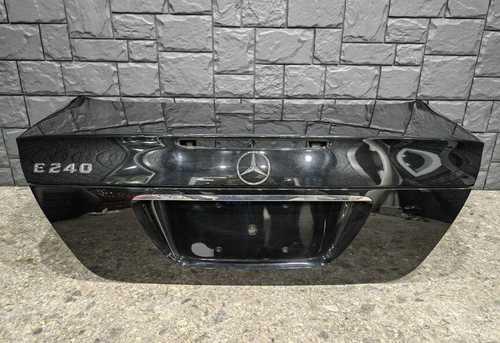 Крышка багажника W211 цвет чёрный 197