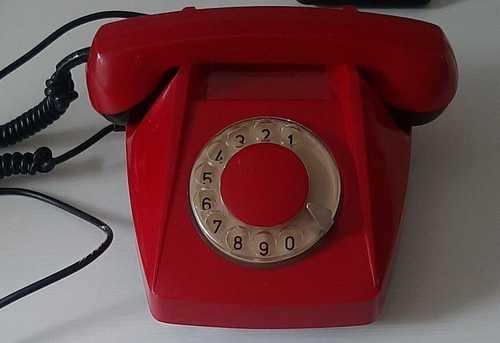 Дисковый телефон красный