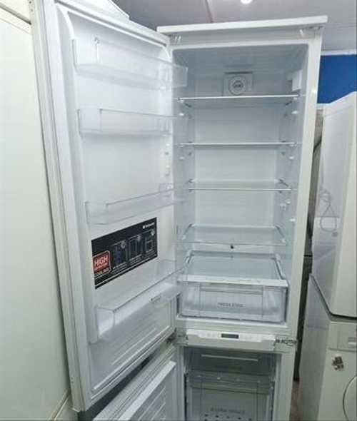 Встраиваемый холодильник Ariston б\у в отл.сост