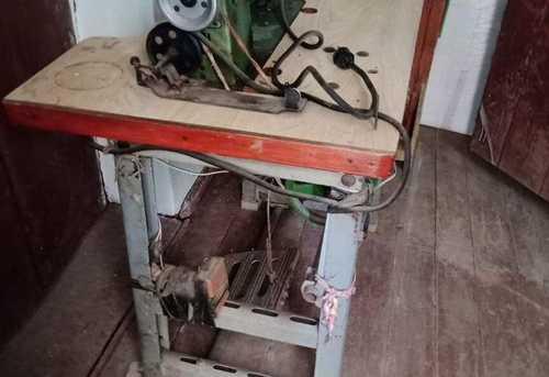 Промышленная швейная машина 1022класса
