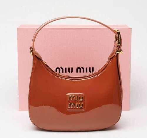 Сумка Miu Miu лаковая